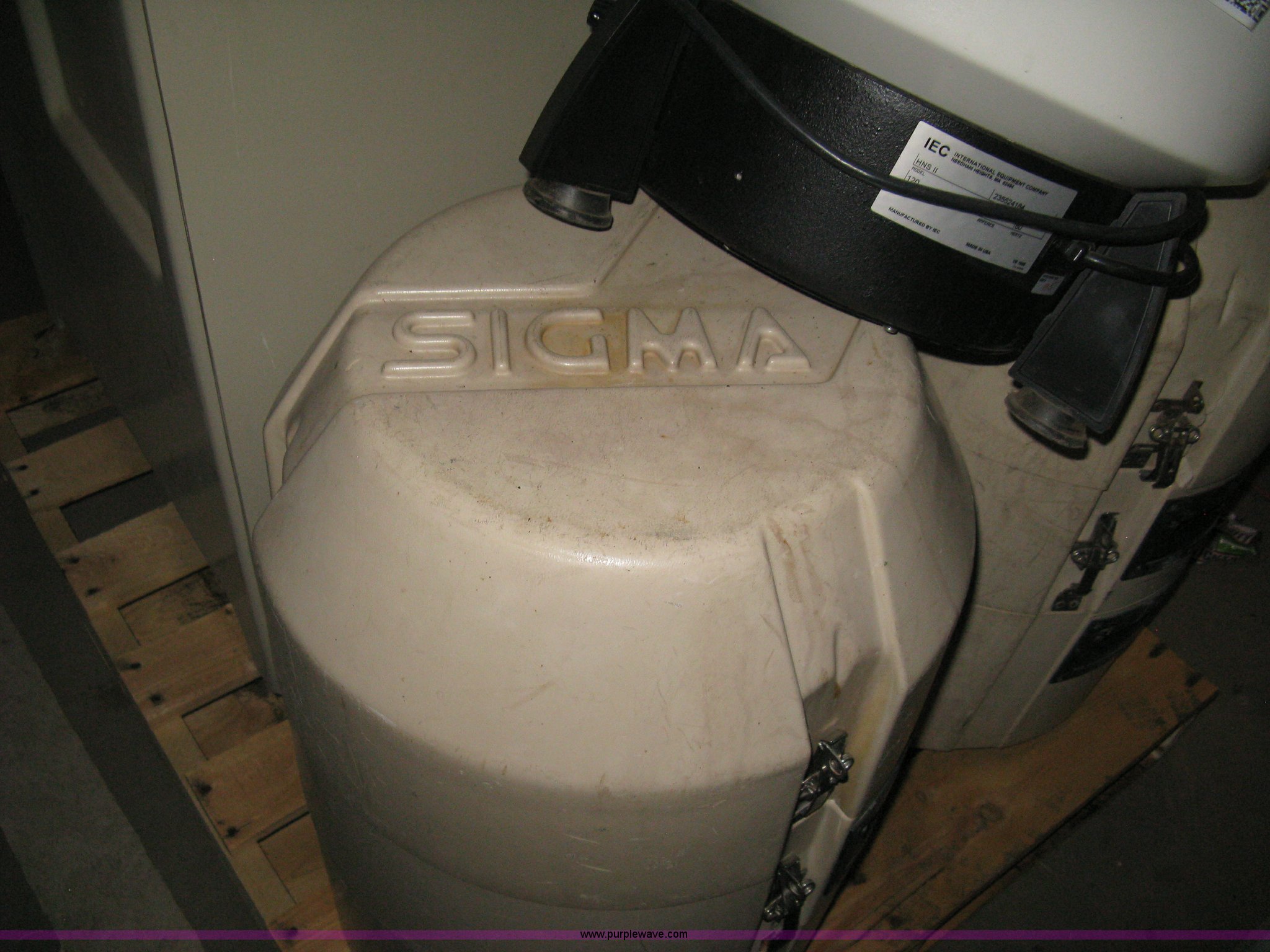 Sigma water treatment samplers in Hutchinson, KS | Item E3490 sold ...