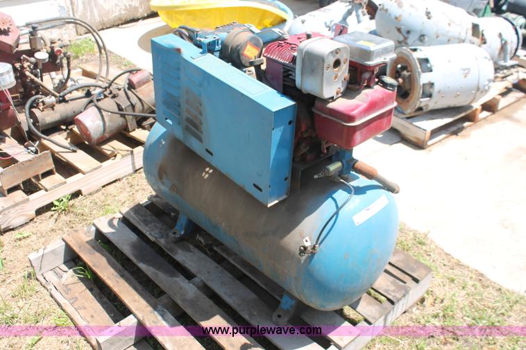 Emglo gas powered air compressor in Wichita, KS | Item AH9130 sold ...
