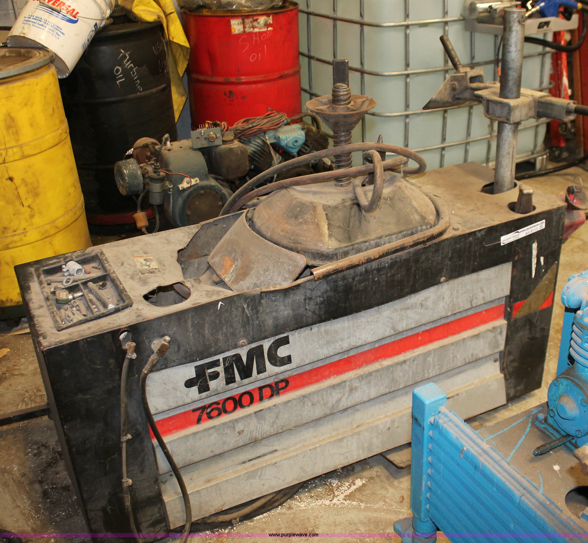 FMC 7600 DP tire machine in Wichita, KS | Item AH9113 sold | Purple Wave