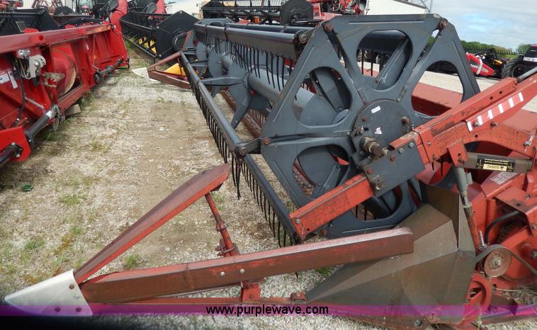 Case IH 1020 flex head header in Wamego, KS | Item G5283 sold | Purple Wave