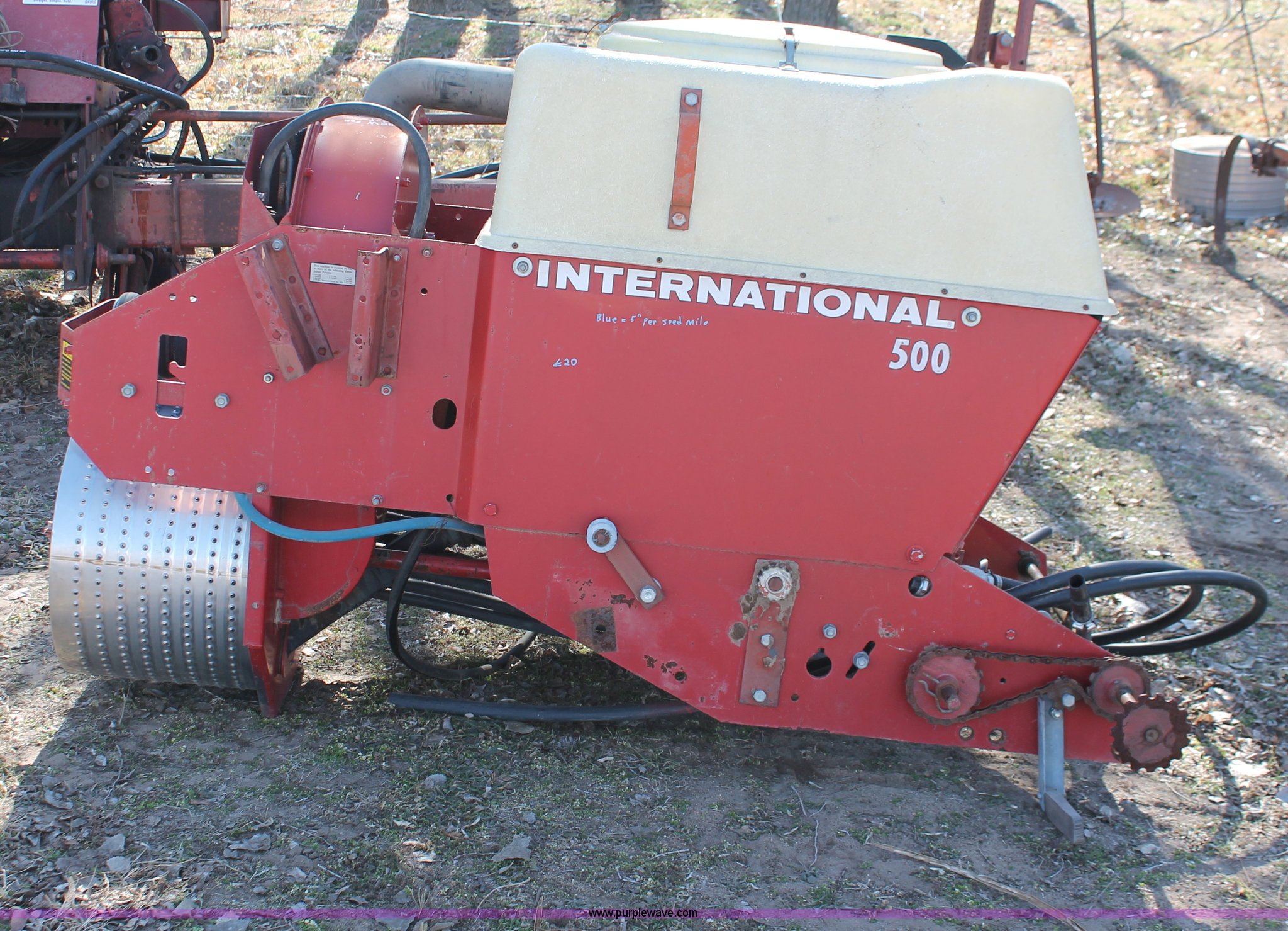 International Cyclo 500 seeder unit in Buhler, KS | Item E2596 sold ...