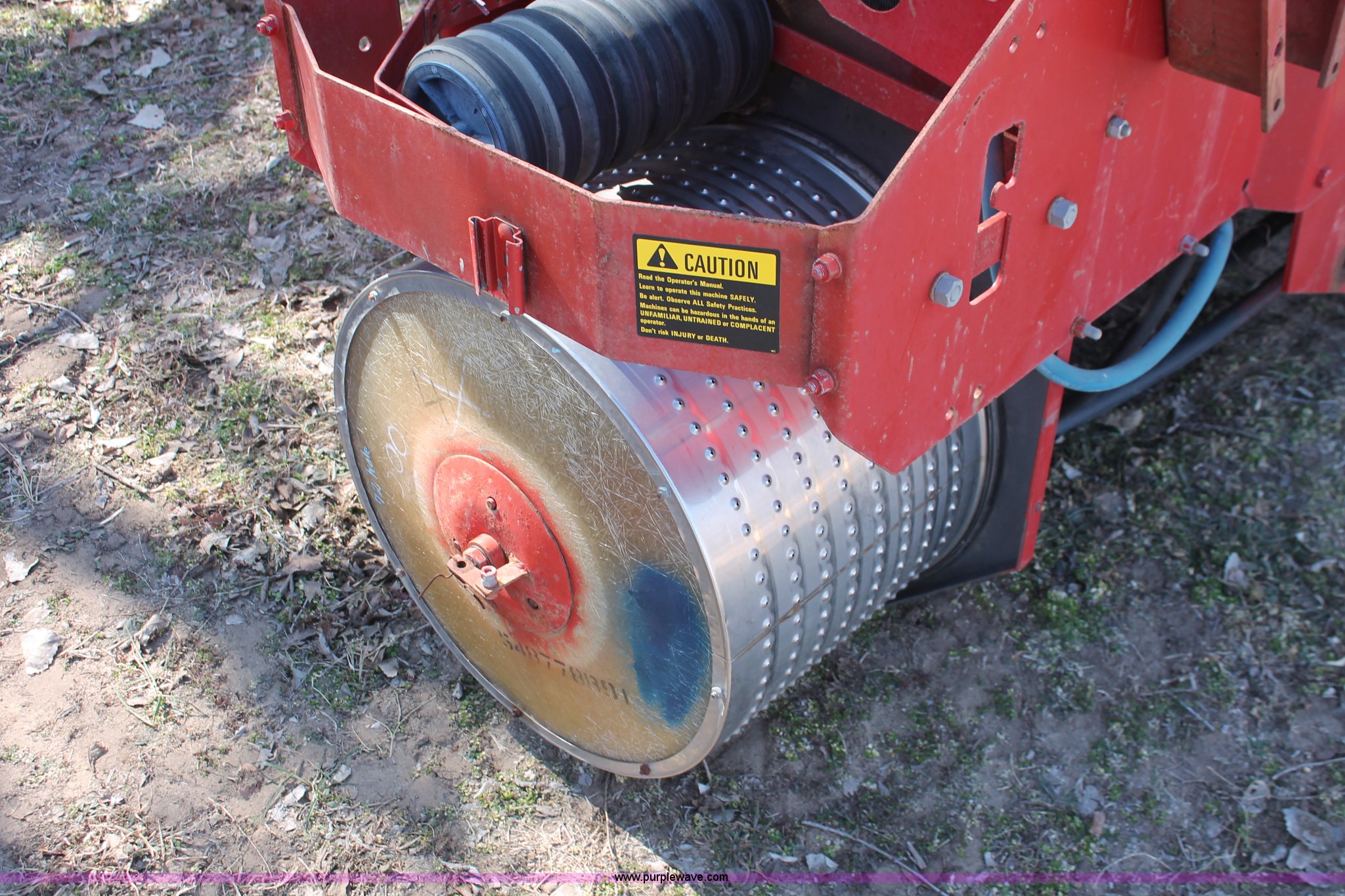 International Cyclo 500 seeder unit in Buhler, KS | Item E2596 sold ...