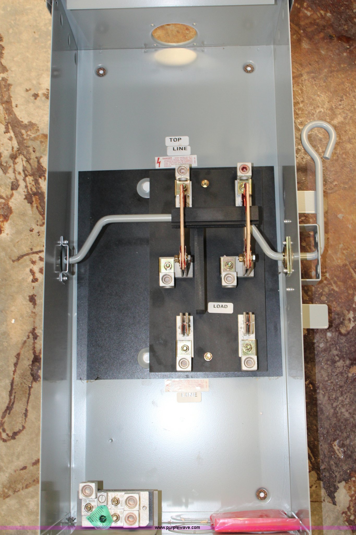 GE 200 amp transfer switch in Leavenworth, KS | Item AJ9755 sold ...