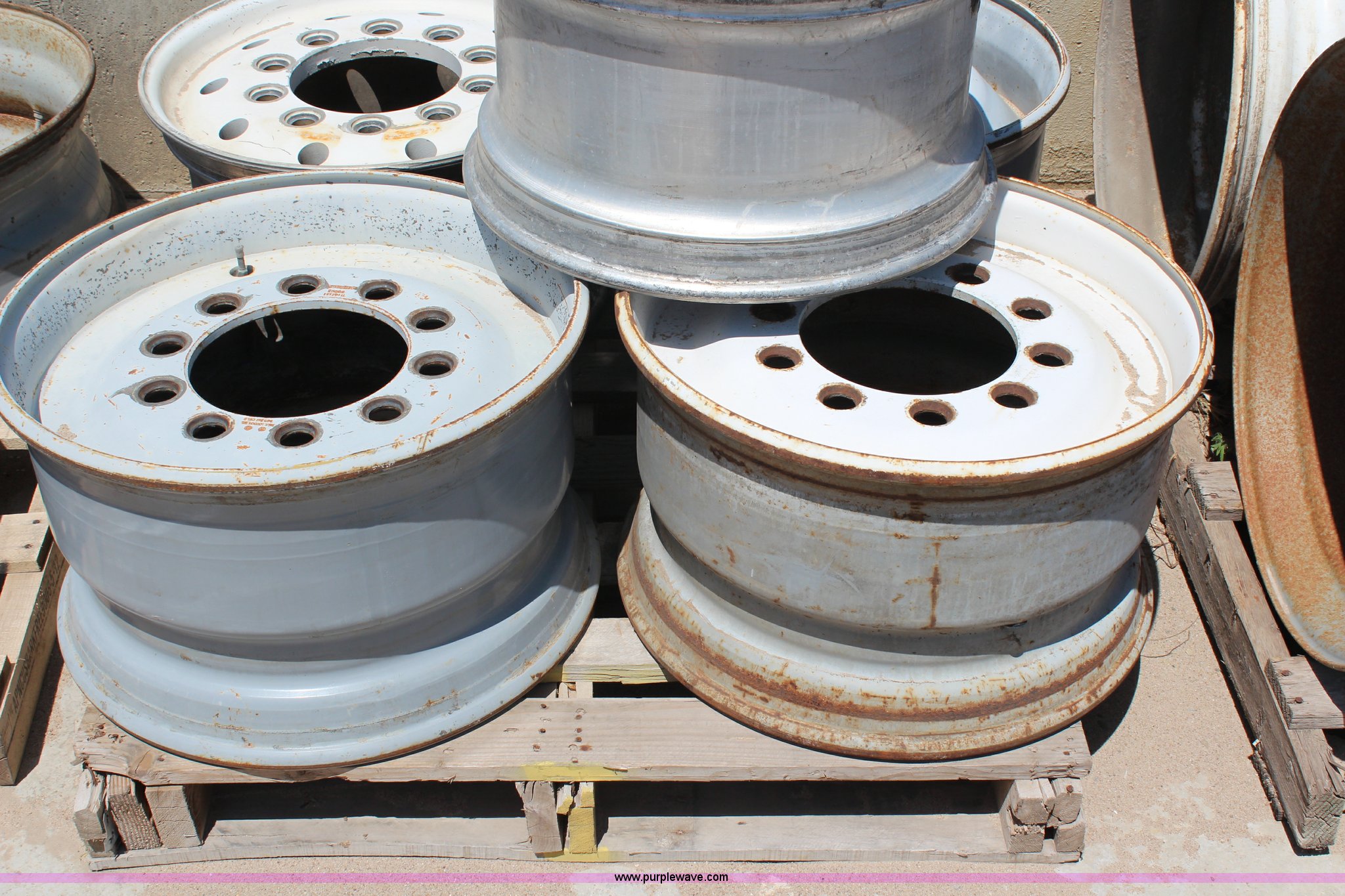 Super single bud wheels in Manhattan, KS | Item X9471 sold | Purple Wave