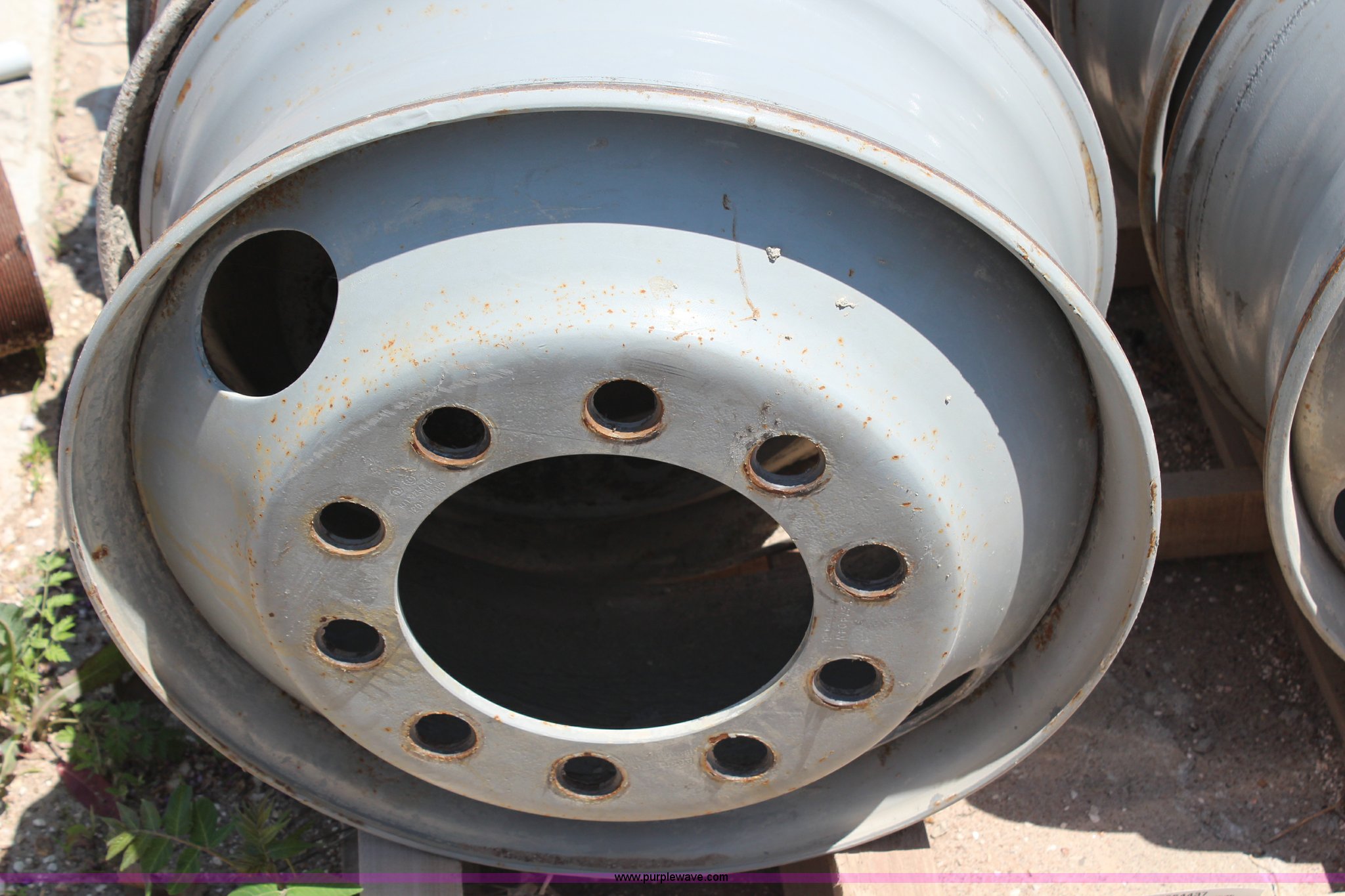 (8) steel bud wheels in Manhattan, KS | Item X9475 sold | Purple Wave