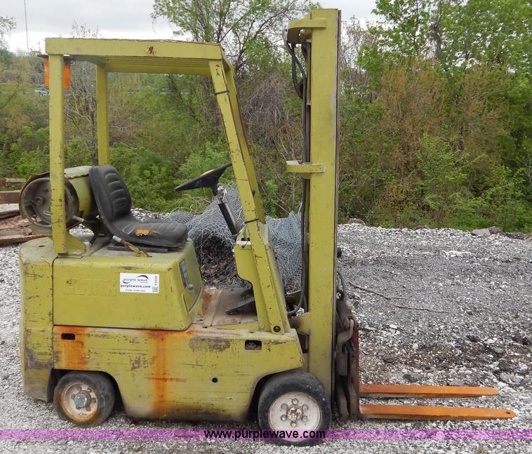 Clark C500-30 forklift in Kansas City, MO | Item F5035 sold | Purple Wave