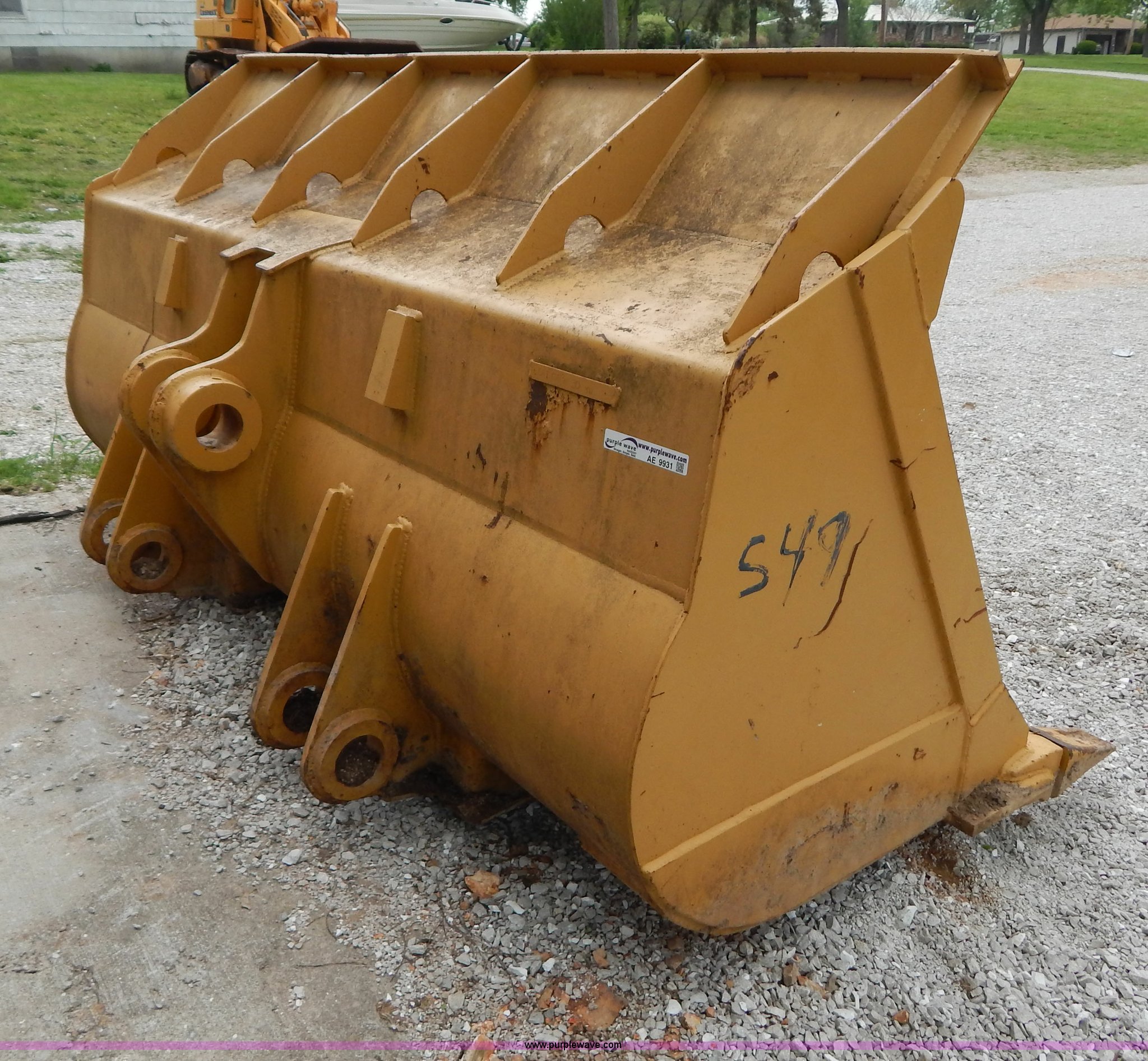 Caterpillar 963 loader bucket in Greenfield, MO | Item AE9931 sold ...