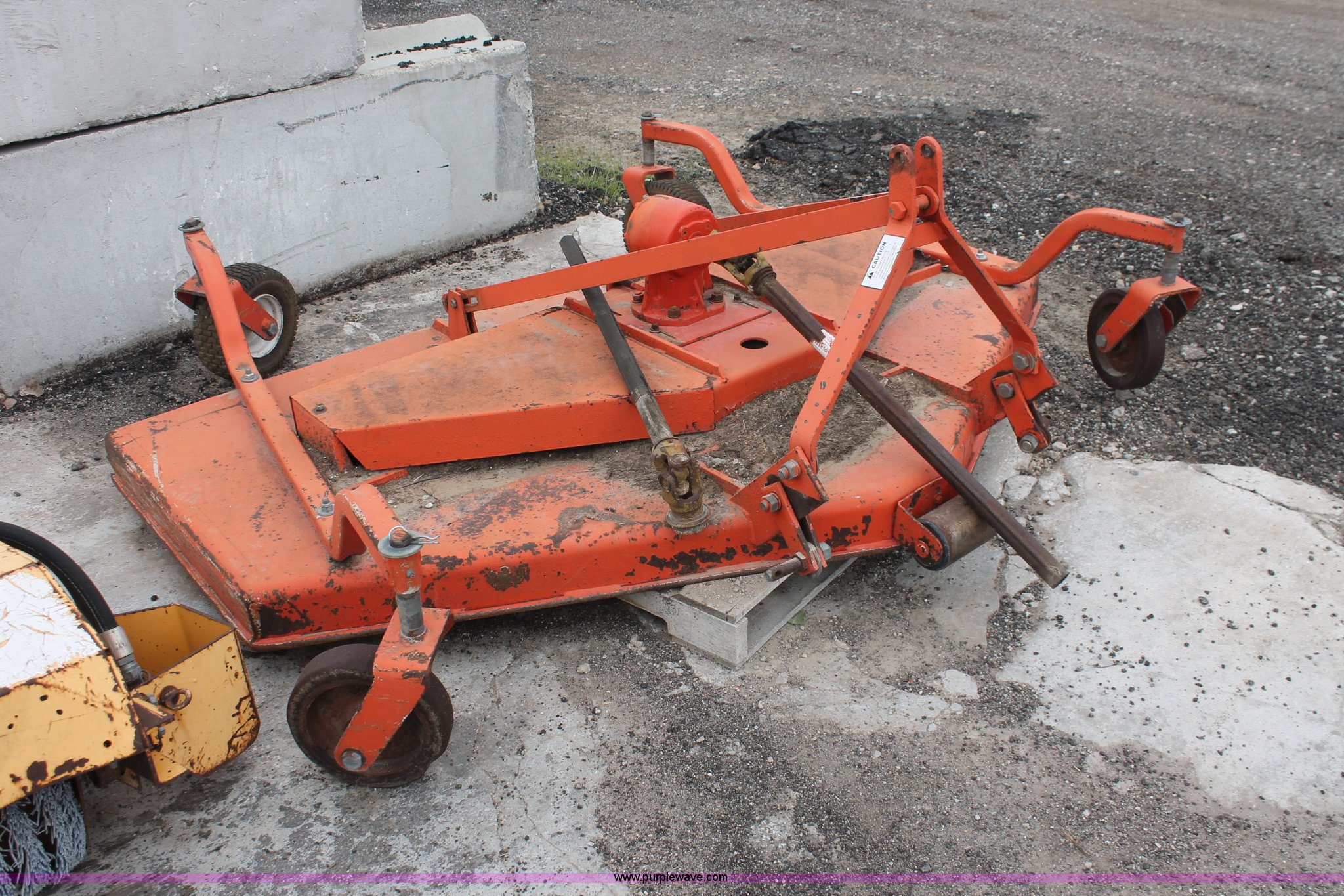 Three point finish mower in Wichita, KS | Item AH9096 sold | Purple Wave
