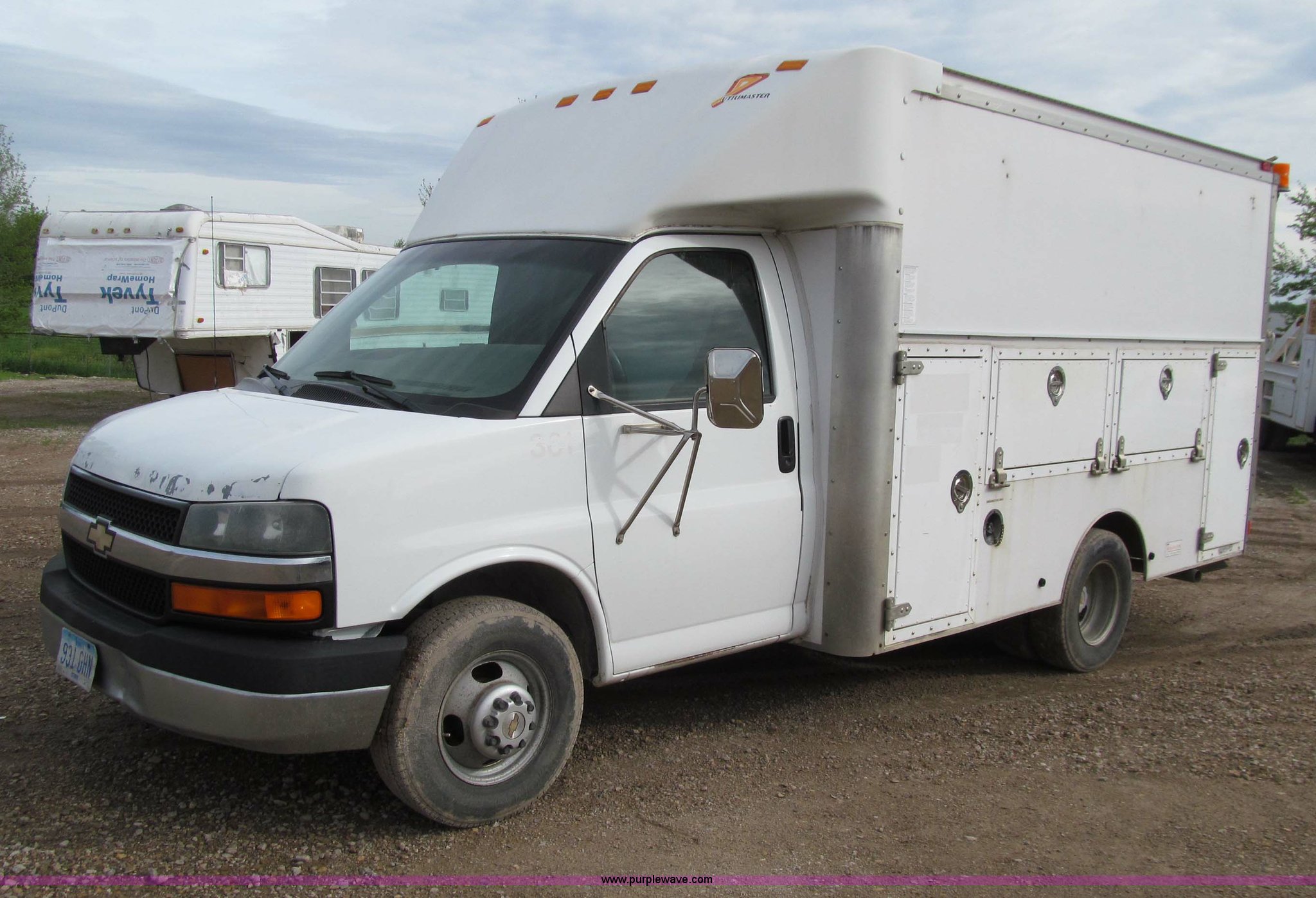 2003 Chevrolet Express G3500 box truck in Des Moines, IA | Item D7384 ...