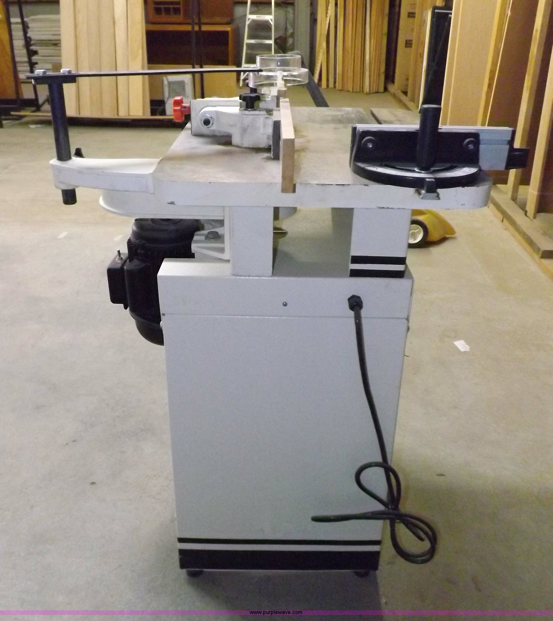 Shop Fox wood shaper in Ulysses, KS | Item H7086 sold | Purple Wave