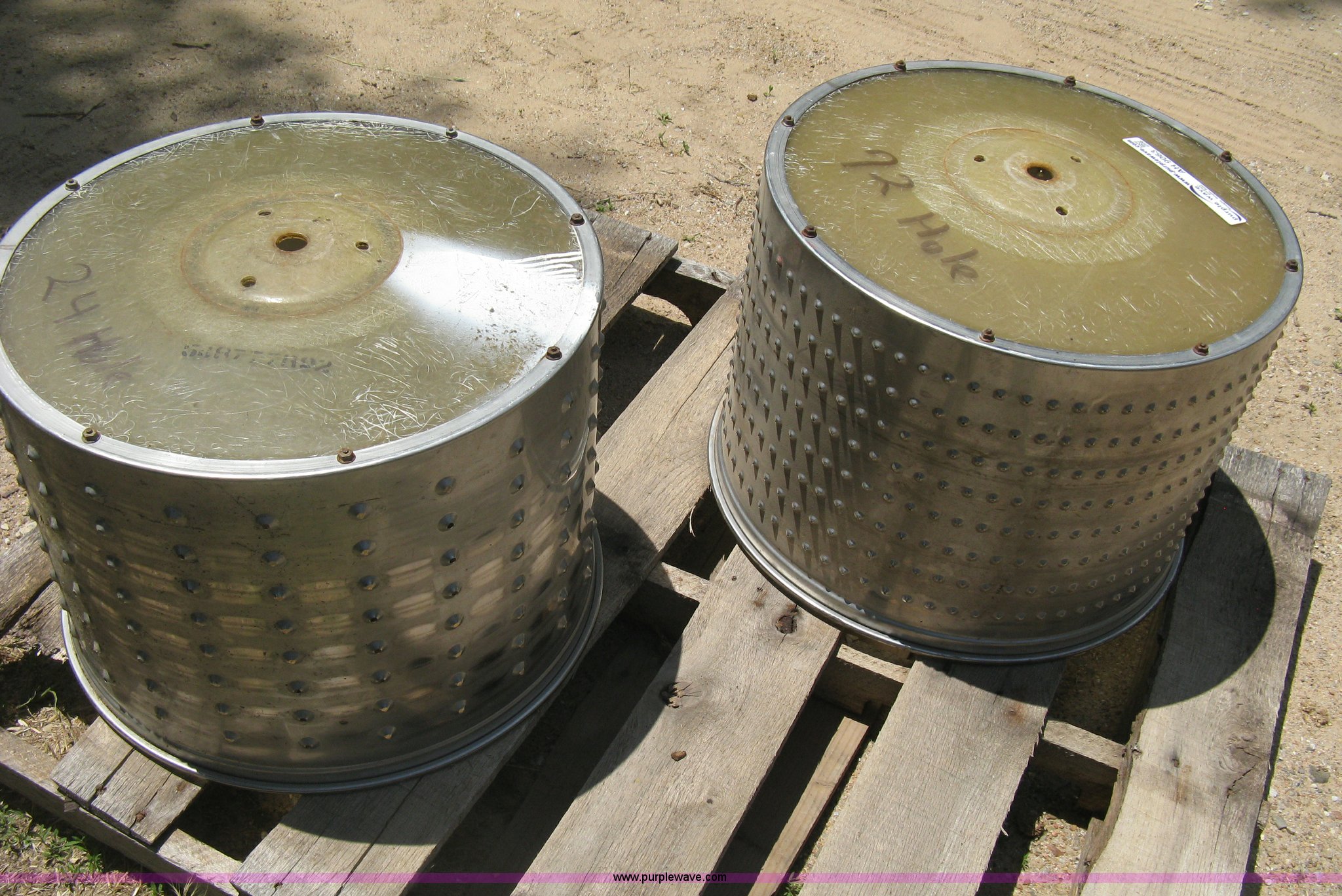 (2) International Cyclo planter drums in Buhler, KS | Item AH9063 sold ...