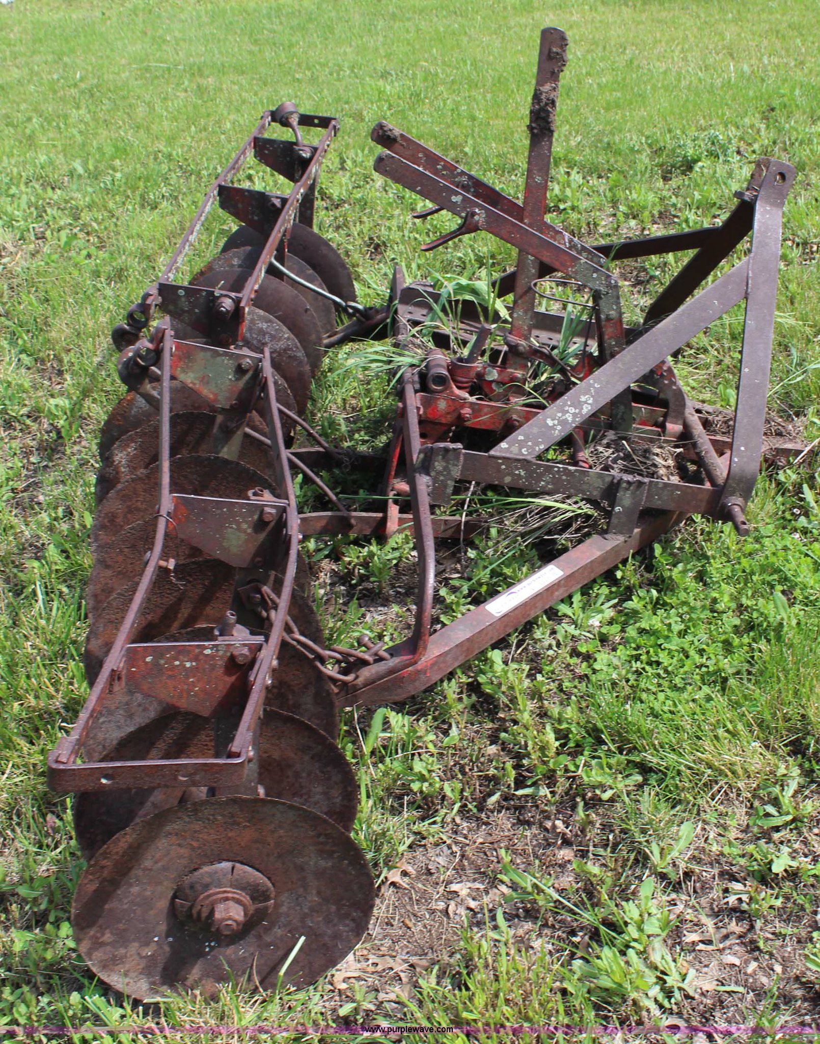Three point disk in Paola, KS | Item X9347 sold | Purple Wave