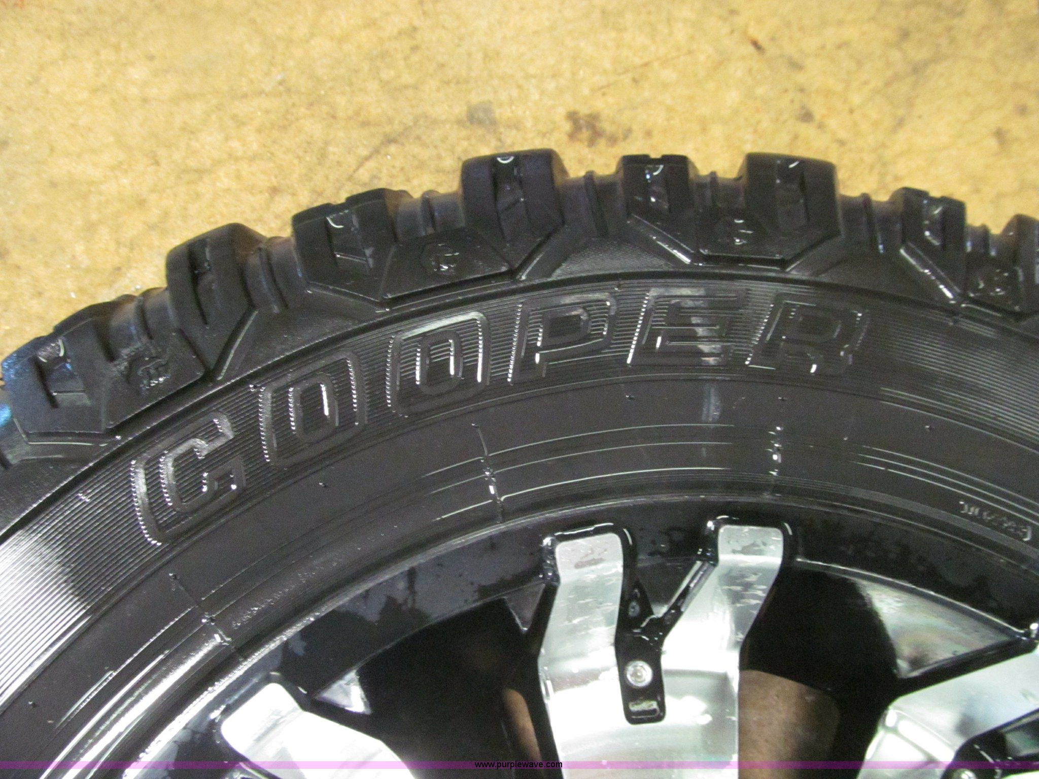 (4) Cooper Discover SST LT 305/60R18 tires in Adair, IA | Item D7414 ...