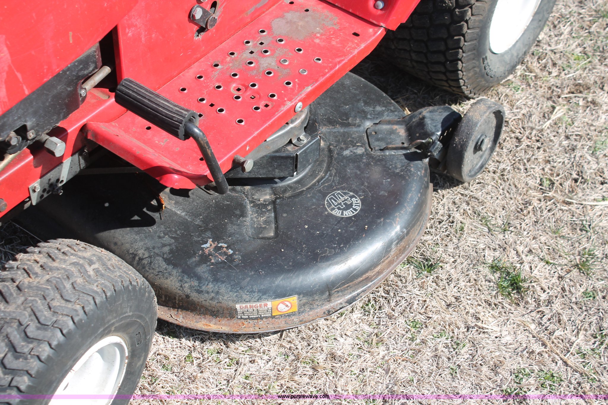 MTD Wizard lawn mower in Abilene, KS | Item W9380 sold | Purple Wave
