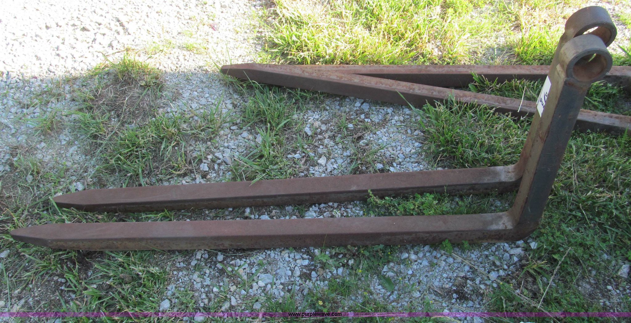 Reach fork brick forks in Oak Grove, MO | Item F5096 sold | Purple Wave