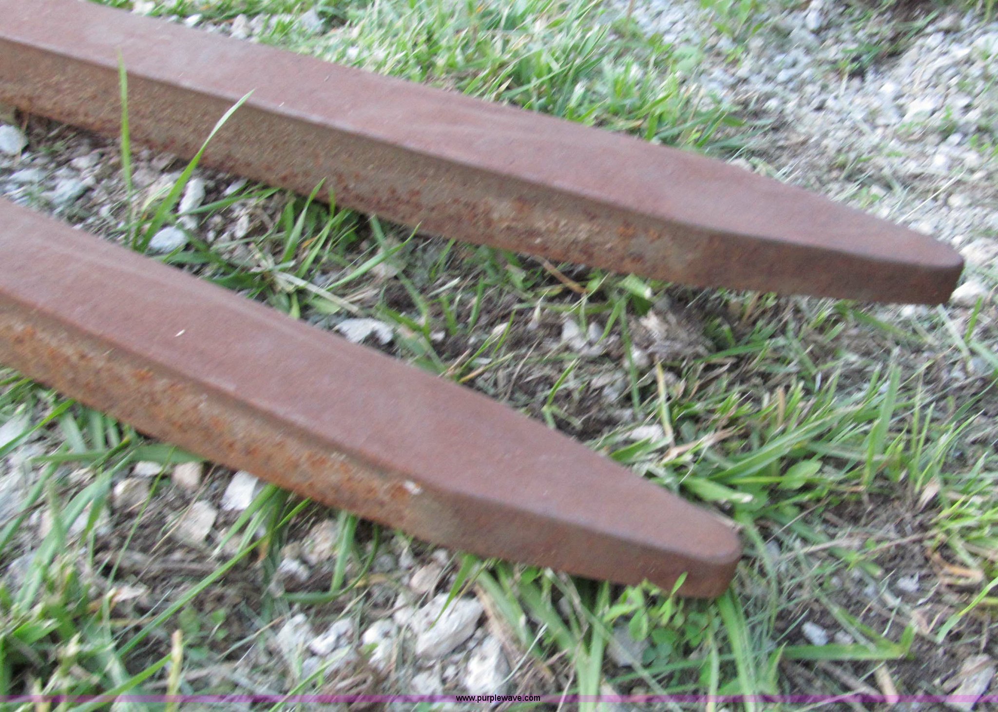 Reach fork brick forks in Oak Grove, MO | Item F5096 sold | Purple Wave