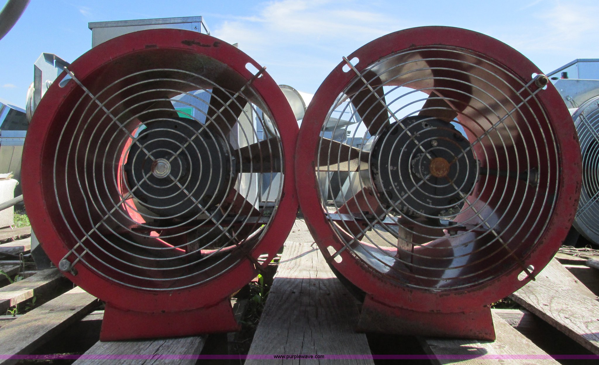 (2) bin fans in Kensington, MN | Item A8563 sold | Purple Wave