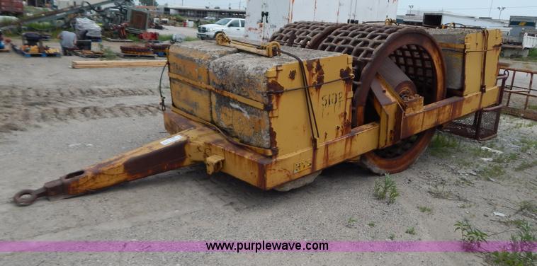 Tow behind compactor in Kansas City, MO | Item G3279 sold | Purple Wave