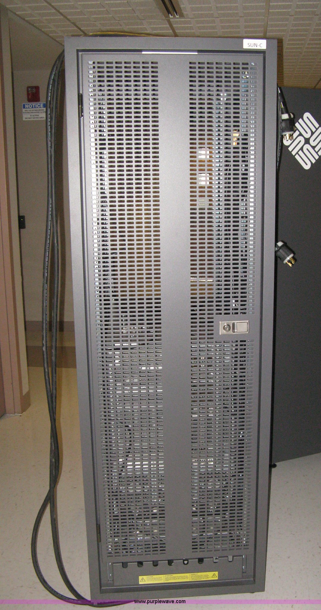 Sun Sunfire V880 rack mount server with cabinet in Wichita, KS | Item ...
