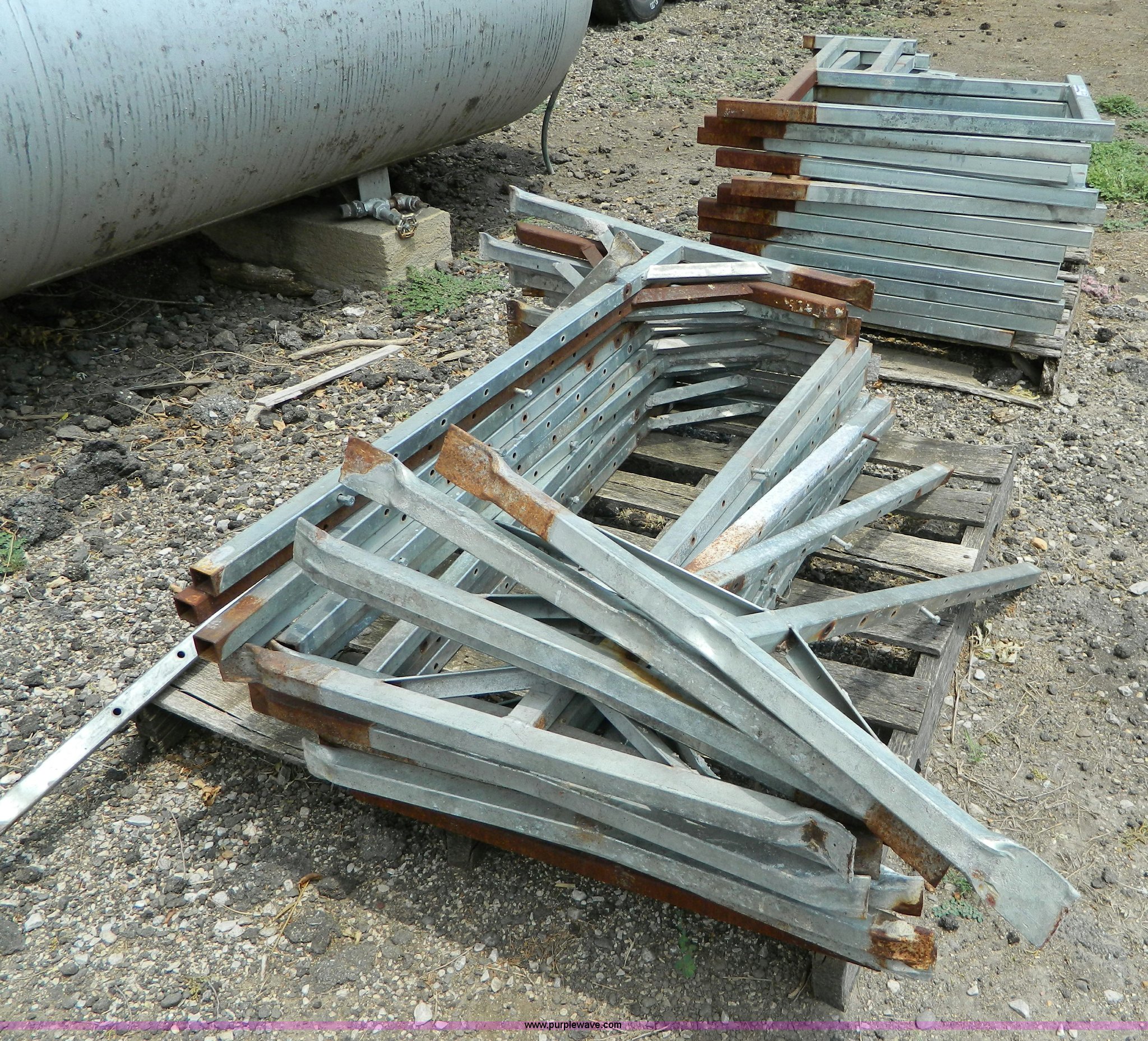 (12) sets of brick veneer jacks in Minneapolis, KS | Item Y9002 sold ...