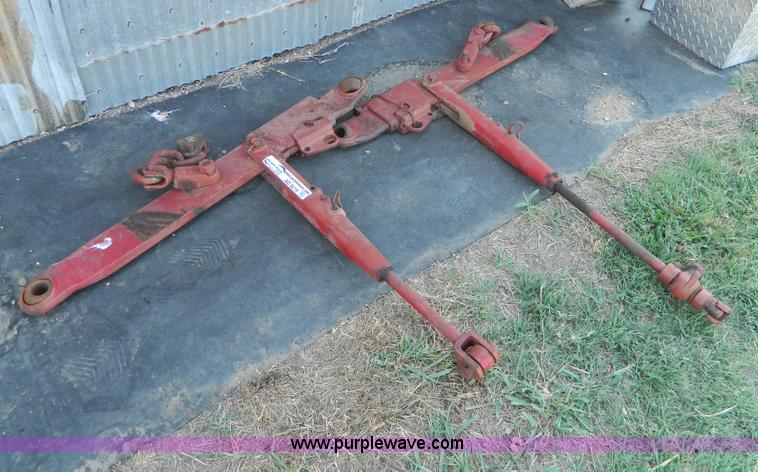 (2) International three point arms in Schoenchen, KS | Item AD9219 sold ...