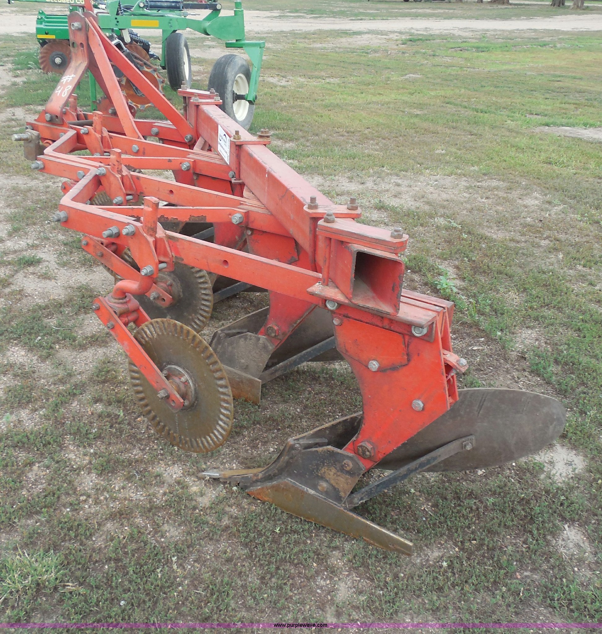 Case 6000 plow in Kinsley, KS | Item H9878 sold | Purple Wave