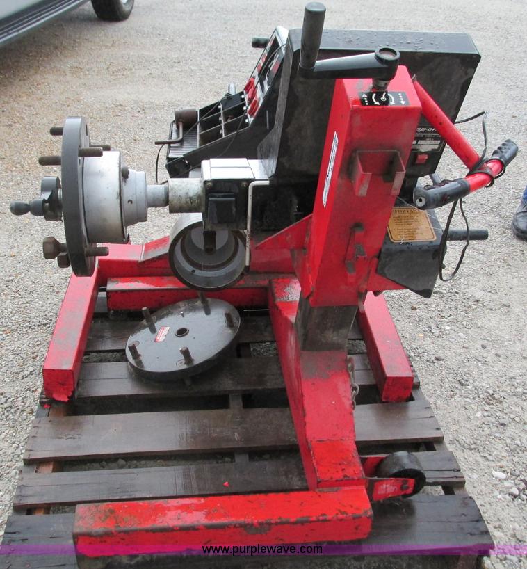 (2) Snap on tire balancer in Cabool, MO | Item AC9983 sold | Purple Wave