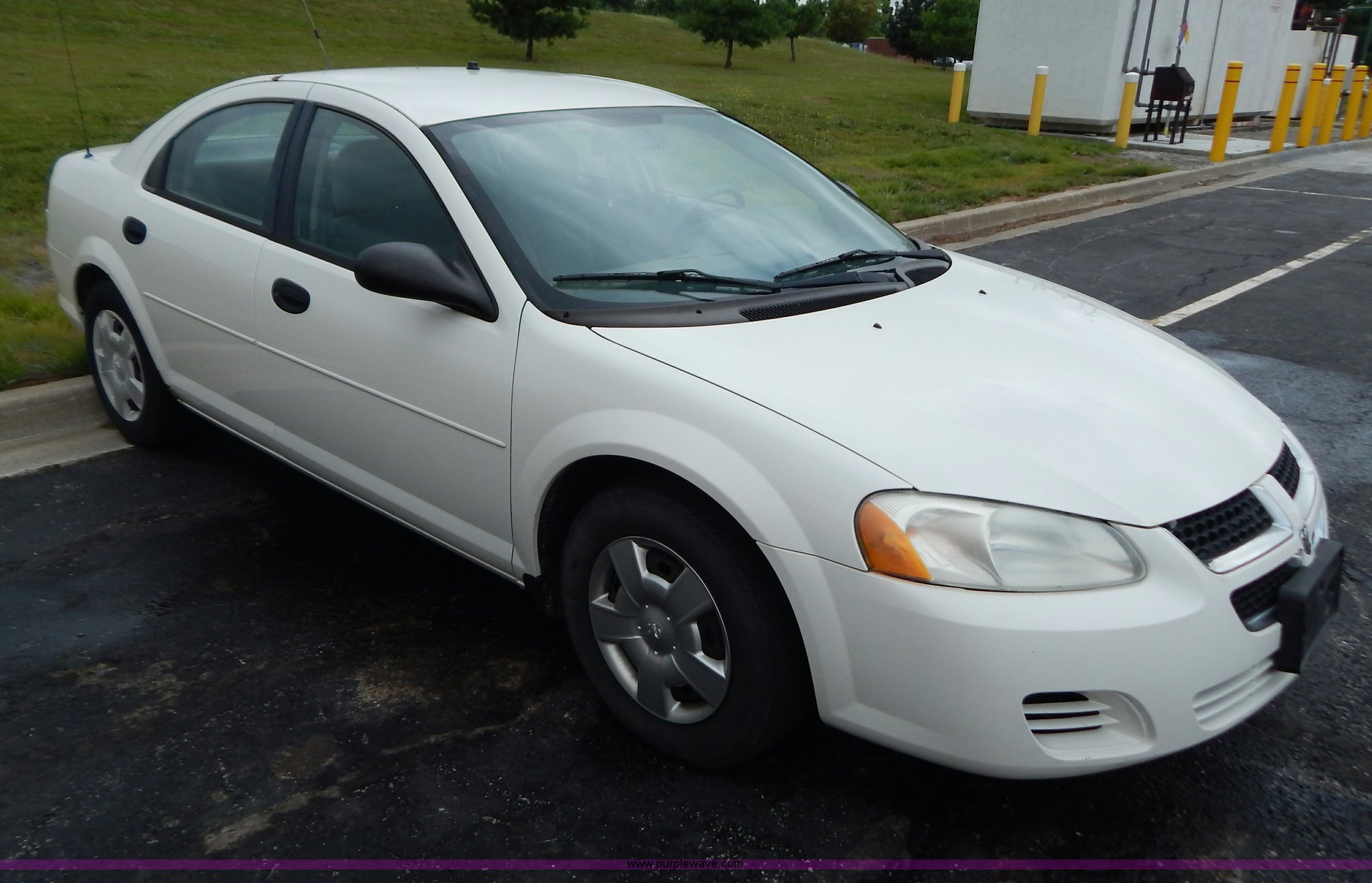 2004 Dodge Stratus SE in Lee's Summit, MO | Item G3331 sold | Purple Wave