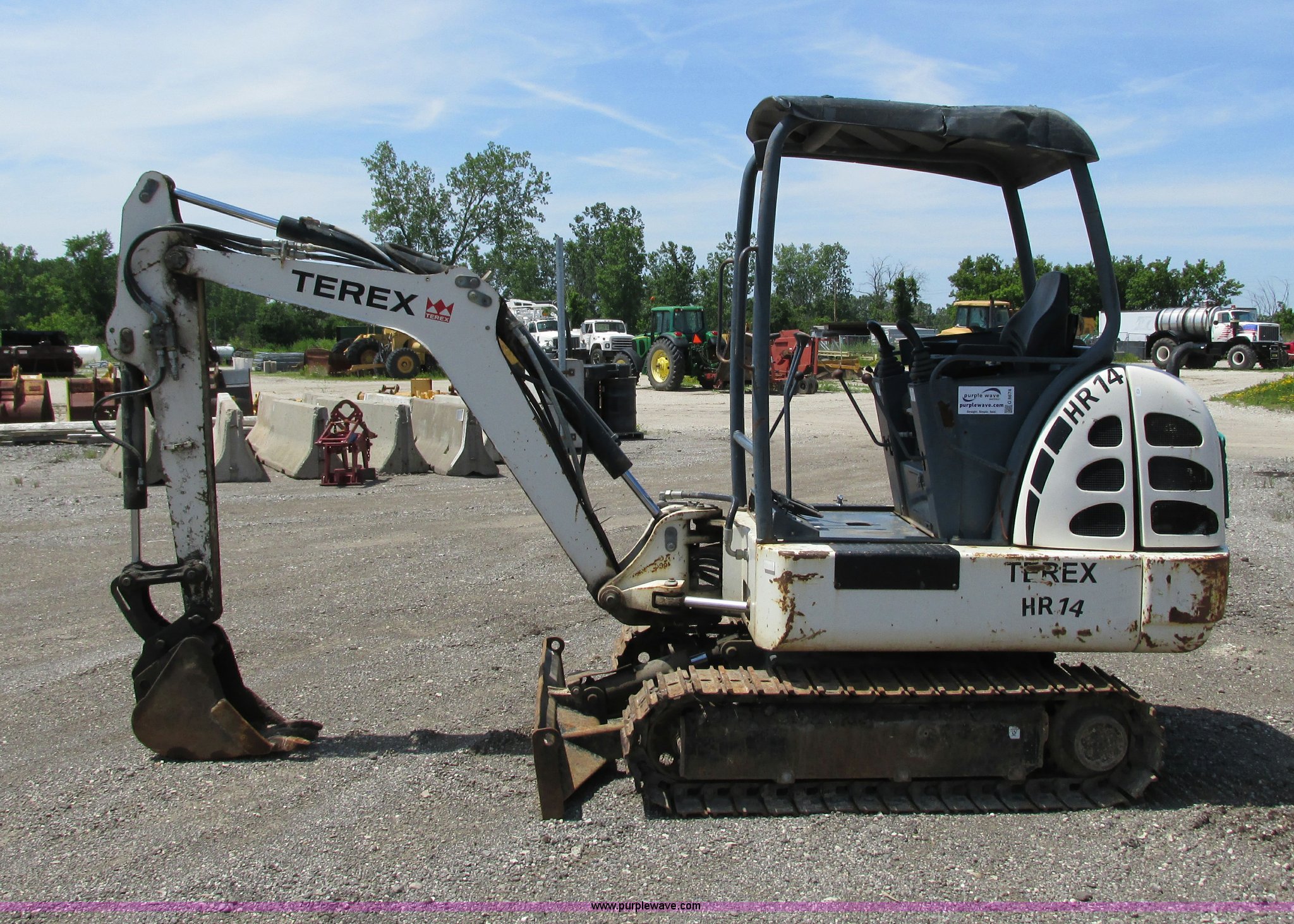 2005 Terex HR14 mini excavator in New Berlin, WI | Item G8674 sold ...
