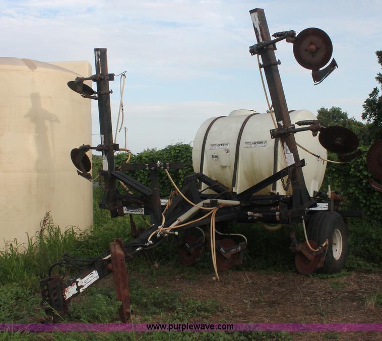 Adams eight row liquid toolbar applicator in Lake Providence , LA ...