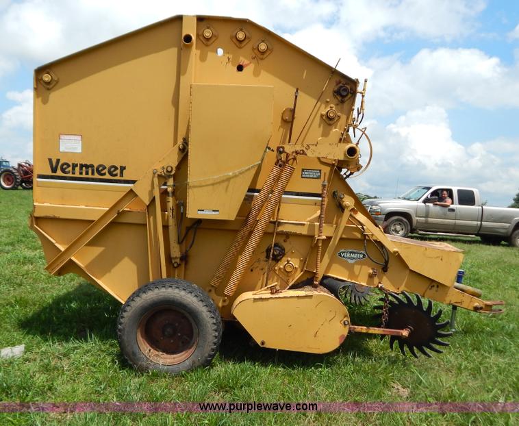 1983 Vermeer 605H round baler in Verona, MO | Item G3362 sold | Purple Wave