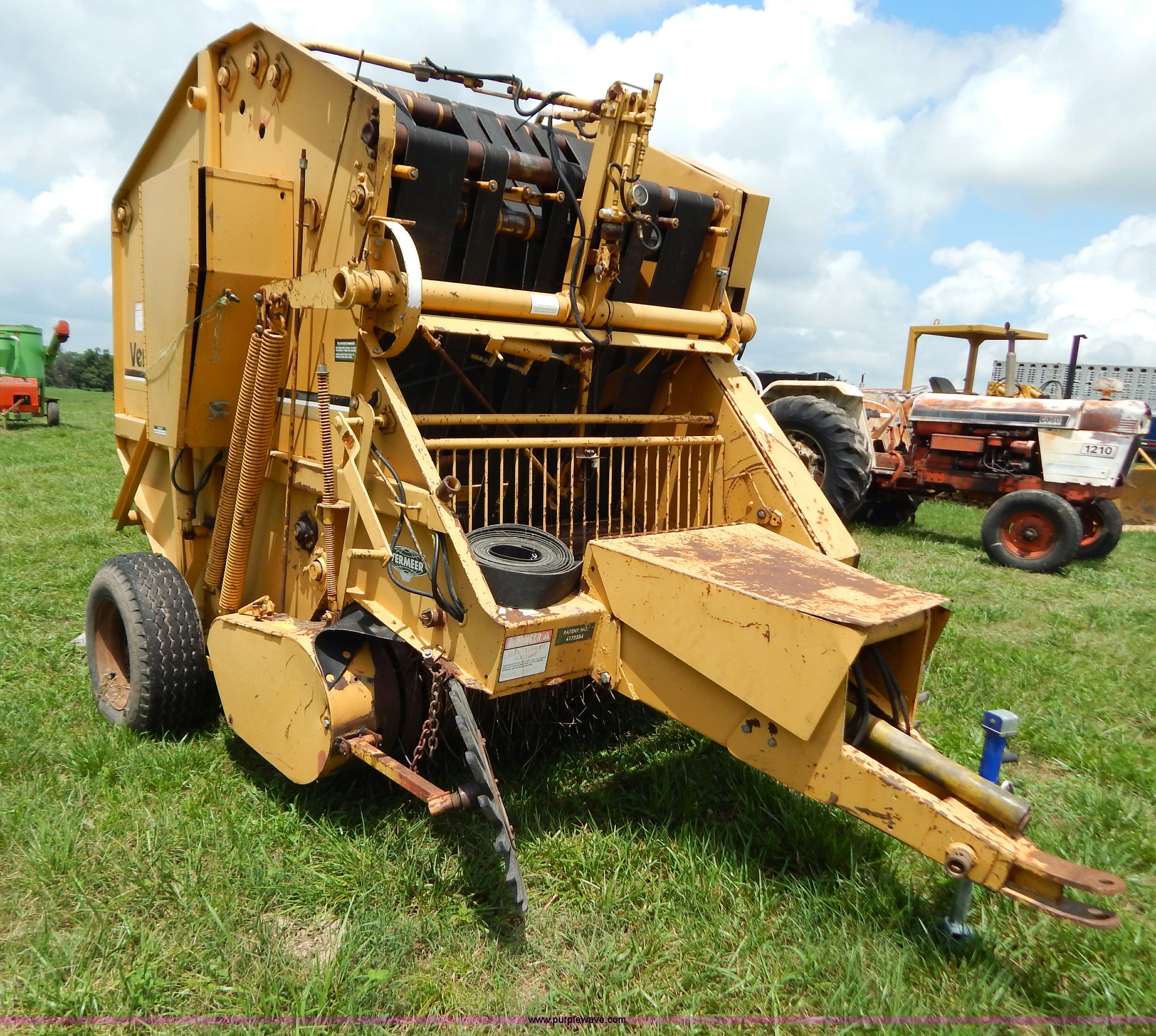 1983 Vermeer 605H round baler in Verona, MO | Item G3362 sold | Purple Wave