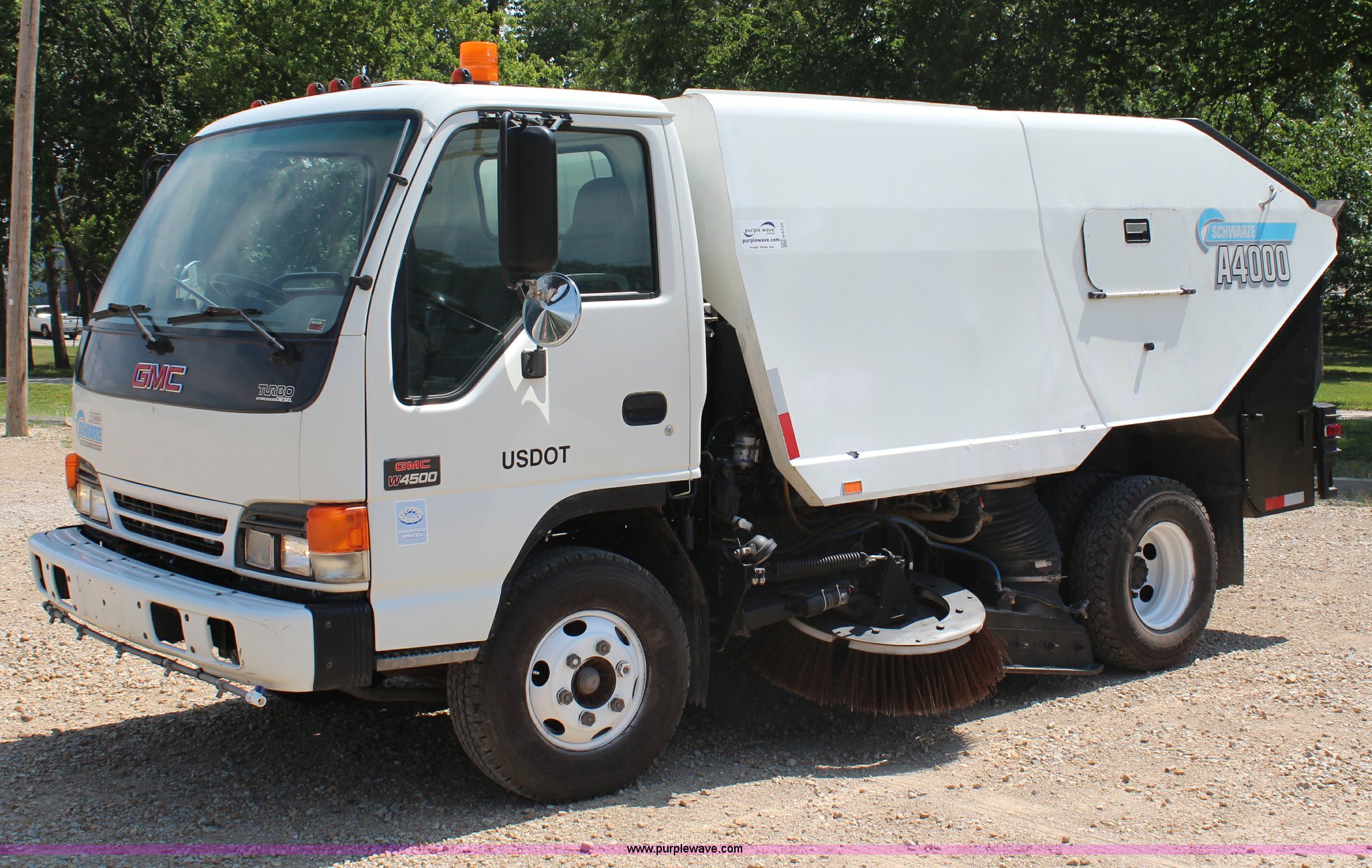 2000 GMC 4500 sweeper truck in Topeka, KS | Item H6735 sold | Purple Wave