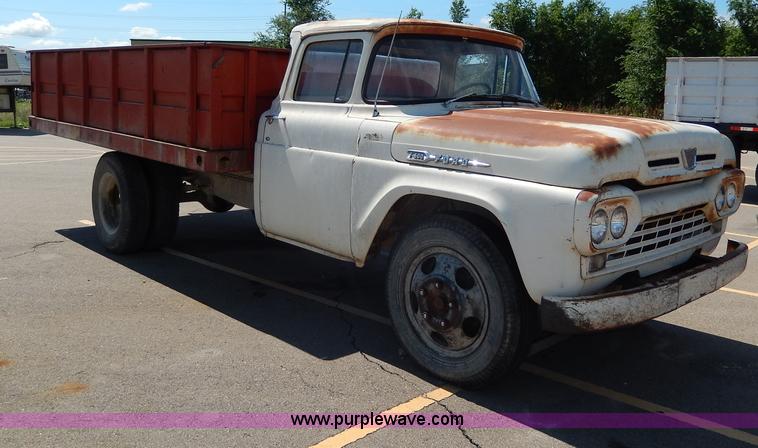 1960 Ford F500 grain truck in Manhattan, KS | Item H3002 sold | Purple Wave