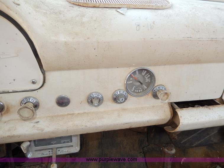1960 Ford F500 grain truck in Manhattan, KS | Item H3002 sold | Purple Wave
