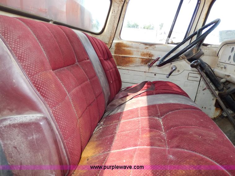 1960 Ford F500 grain truck in Manhattan, KS | Item H3002 sold | Purple Wave