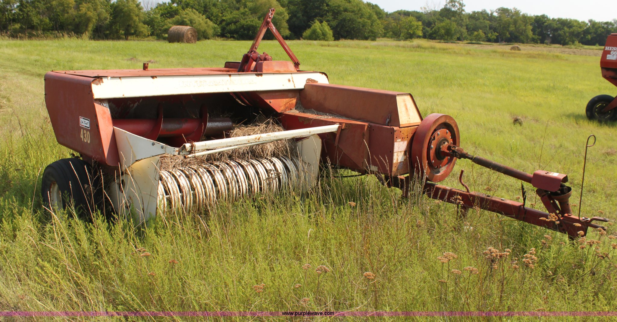 International 430 square baler in Emporia, KS | Item G4109 sold ...
