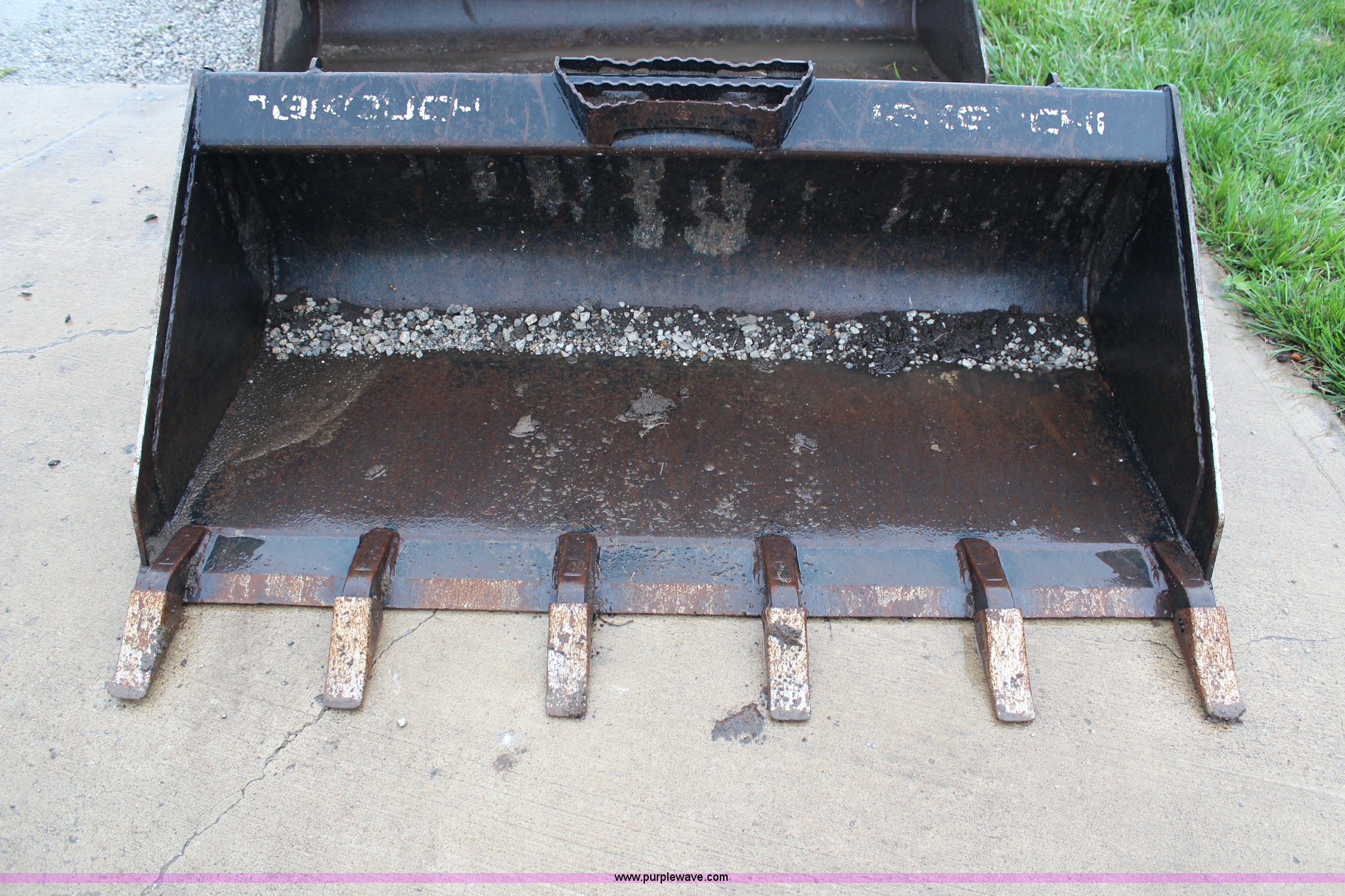 Bradco 60" skid steer bucket in Wellsville, KS | Item H6508 sold ...