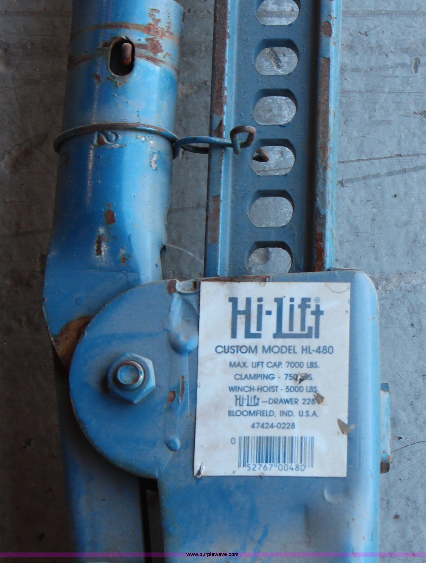(2) Hi-Lift handy man jacks in Topeka, KS | Item AU9004 sold | Purple Wave
