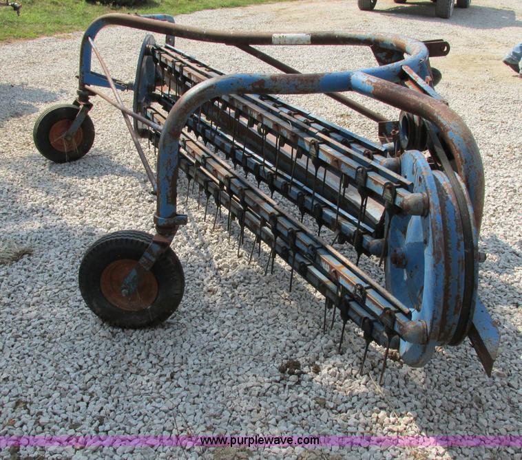 Ford 503 hay rake in Wellington, MO | Item F5201 sold | Purple Wave