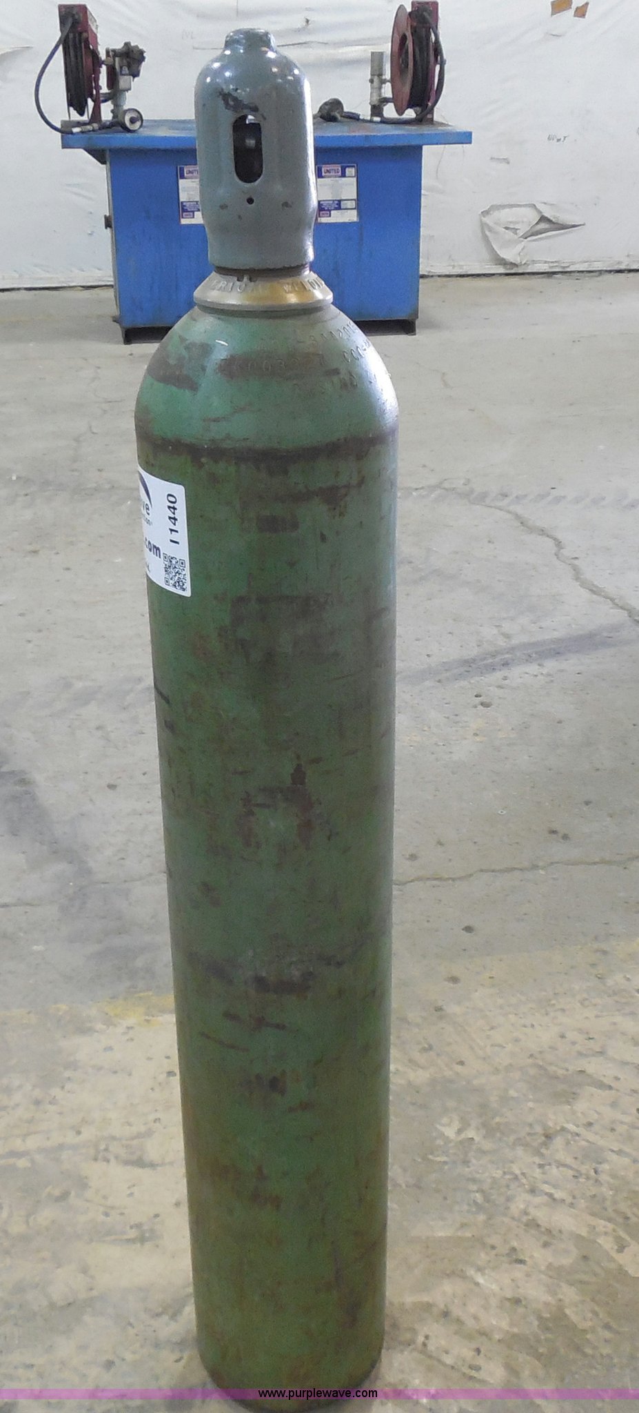 Oxygen welding tank in Pipestone, MN | Item I1440 sold | Purple Wave