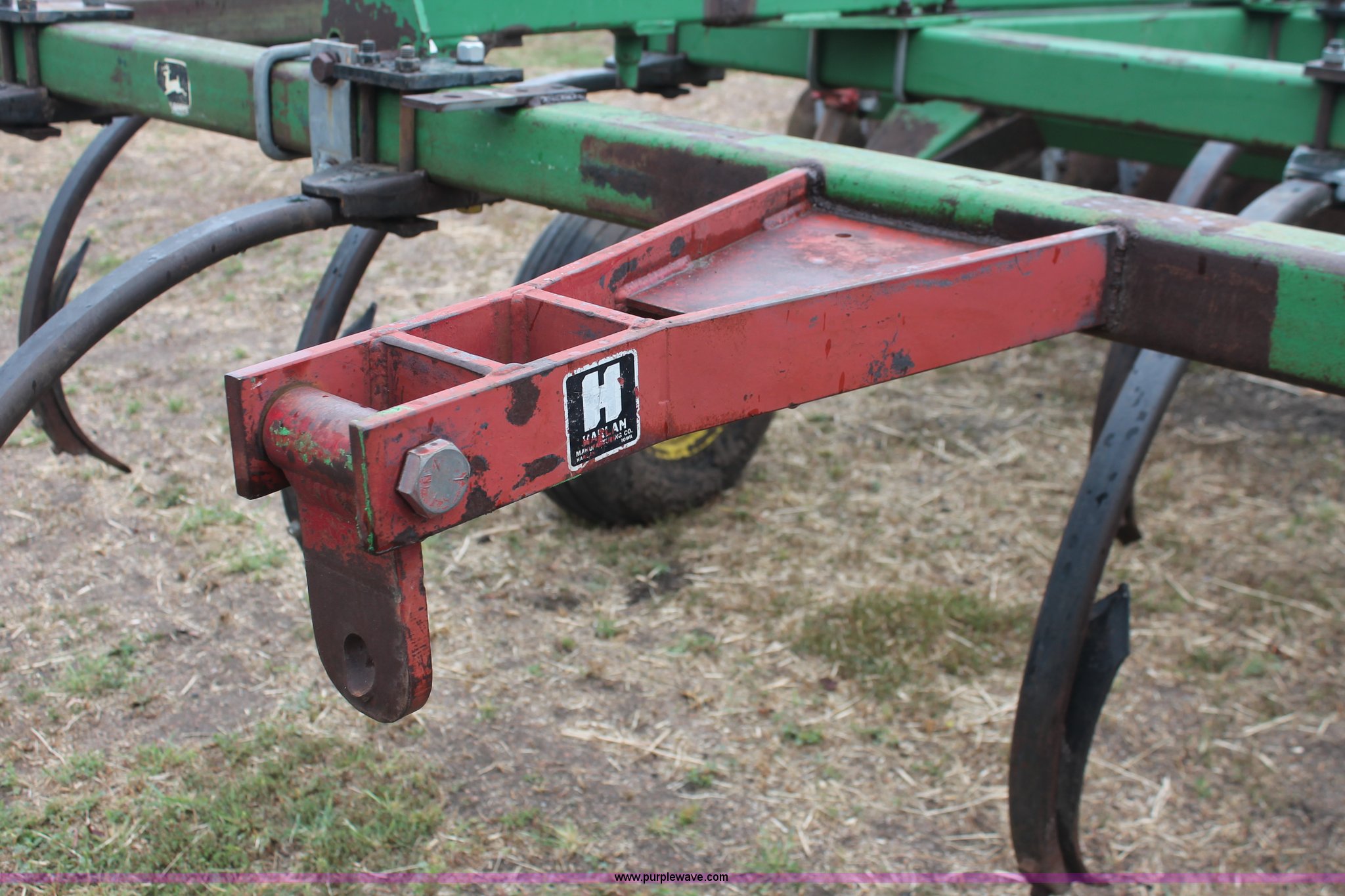 John Deere 714 chisel plow in Kinsley, KS | Item I8051 sold | Purple Wave