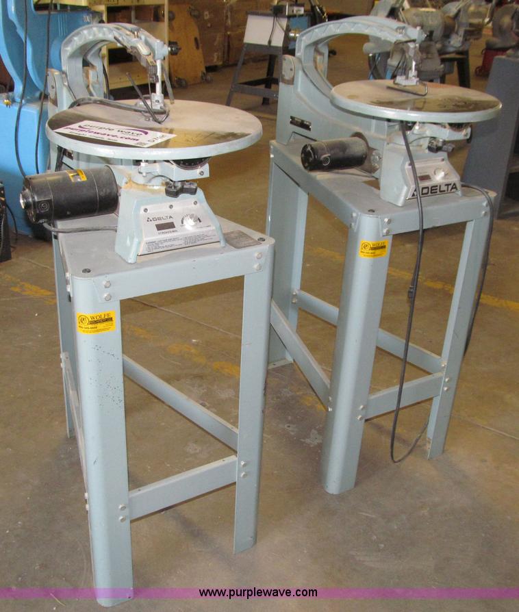(2) Delta jig saws in Des Moines, IA | Item D7491 sold | Purple Wave
