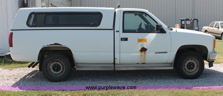 1990 GMC Sierra 2500 SL pickup truck in Hutchinson, KS | Item I8087 ...