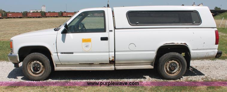 1990 GMC Sierra 2500 SL pickup truck in Hutchinson, KS | Item I8087 ...