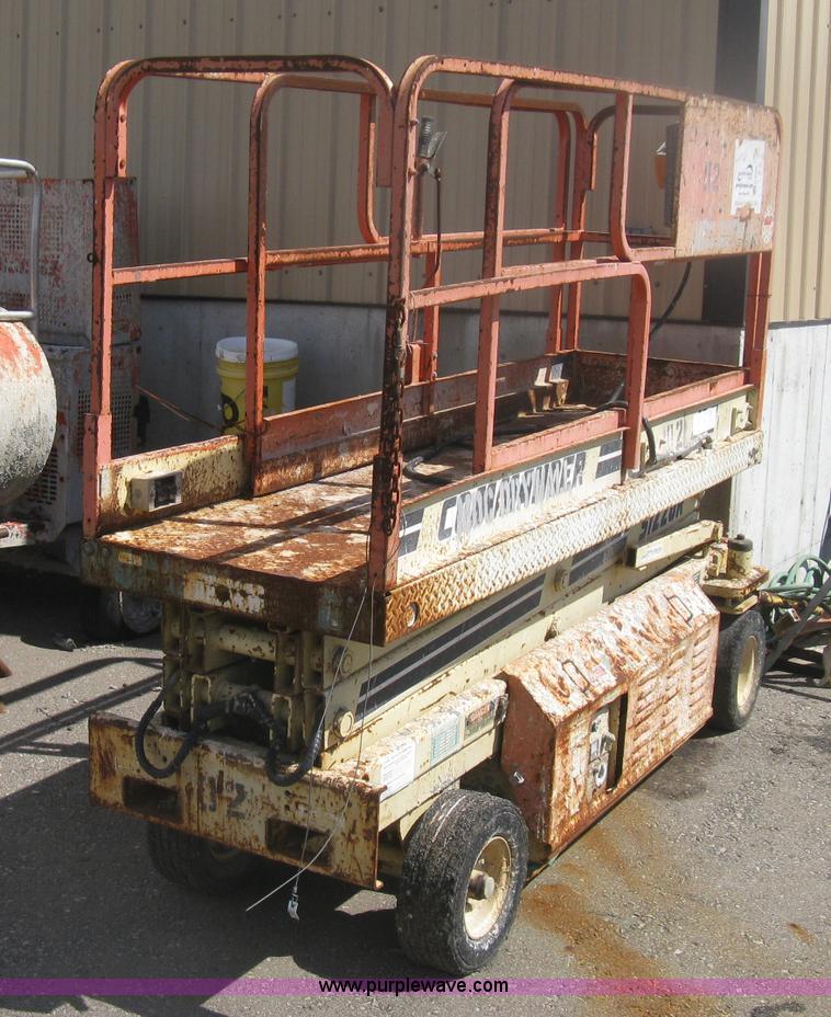 1993 JLG CM2033 Commander scissor lift in Wichita, KS | Item H6350 sold ...