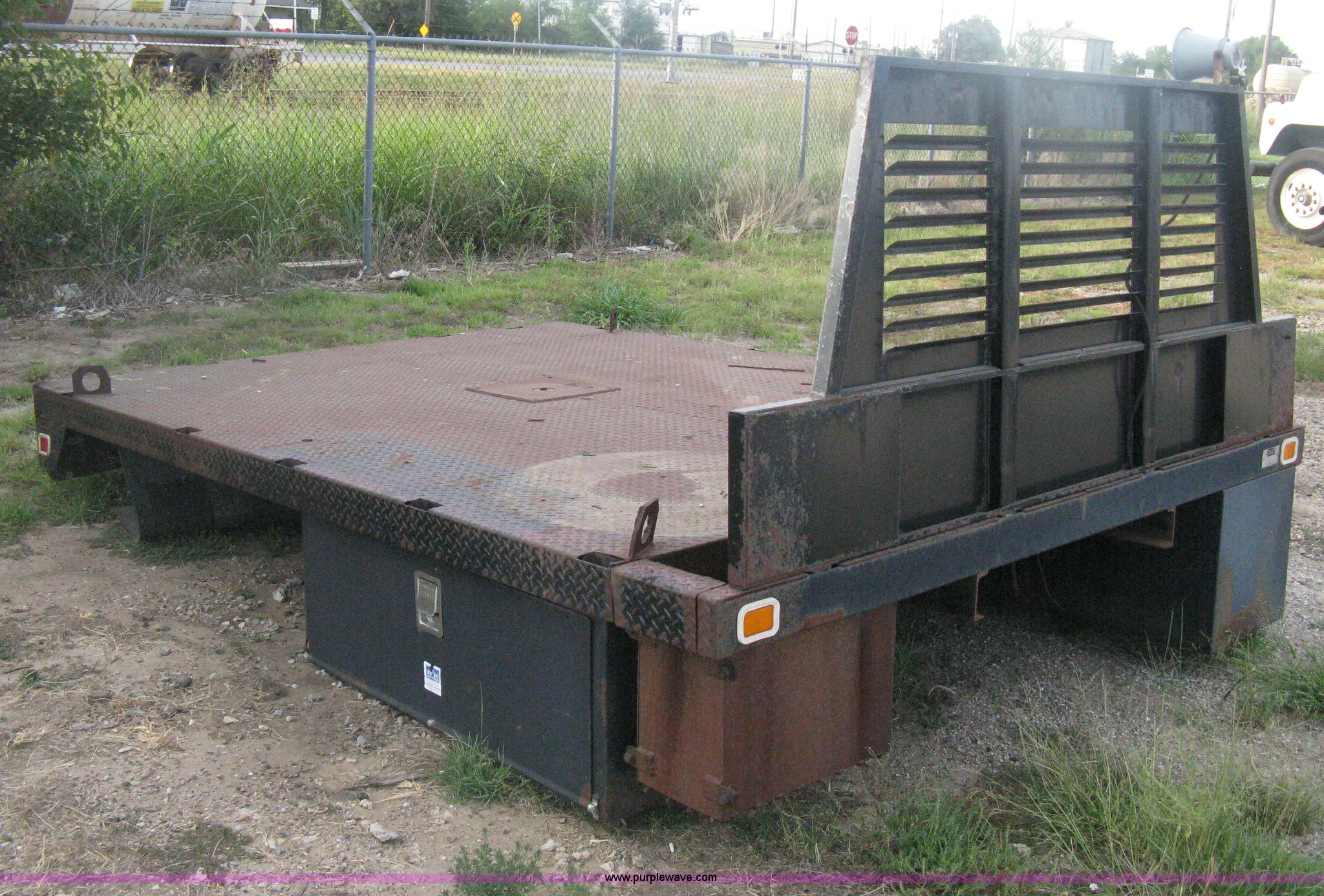 Knapheide steel flatbed in Wichita, KS | Item H6440 sold | Purple Wave
