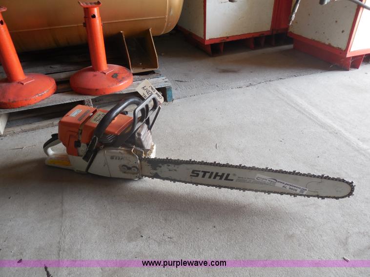 Stihl MS440 chainsaw in Salina, KS | Item AL9606 sold | Purple Wave