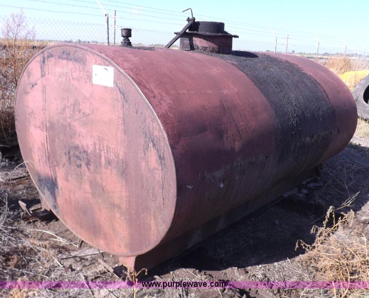Faubion 1400 asphalt tank in Garden City, KS | Item I7514 sold | Purple ...