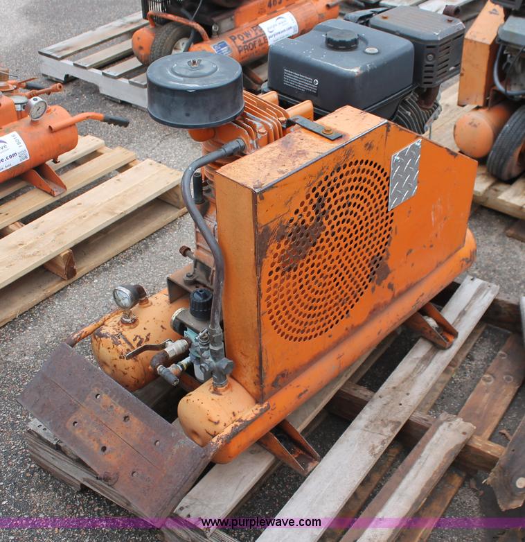 1994 American IMC TV907 air compressor in Hutchinson, KS | Item I8015 ...